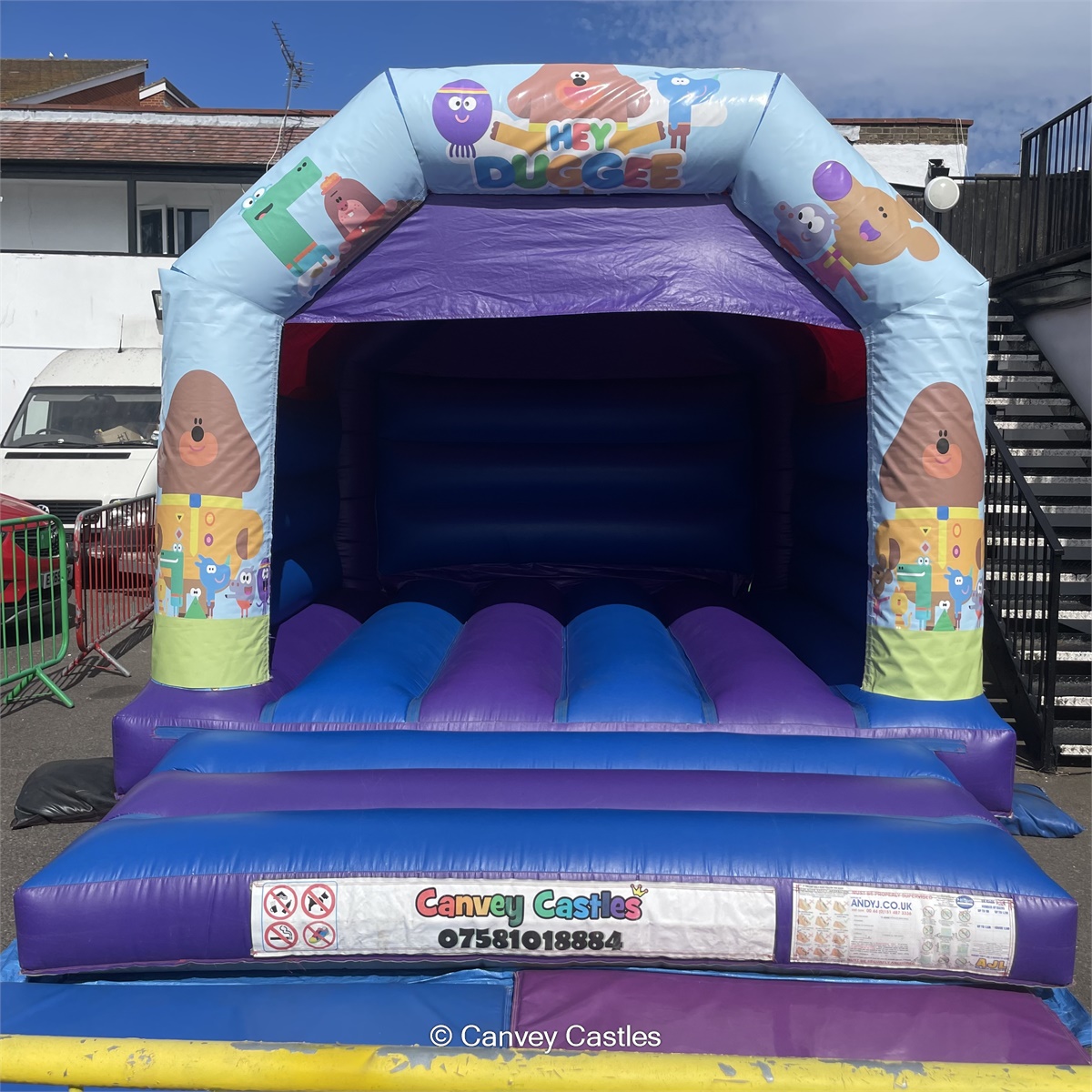 12ft x 15ft Blue and Purple Hey Duggee Bouncy Castle - Bouncy Castle ...